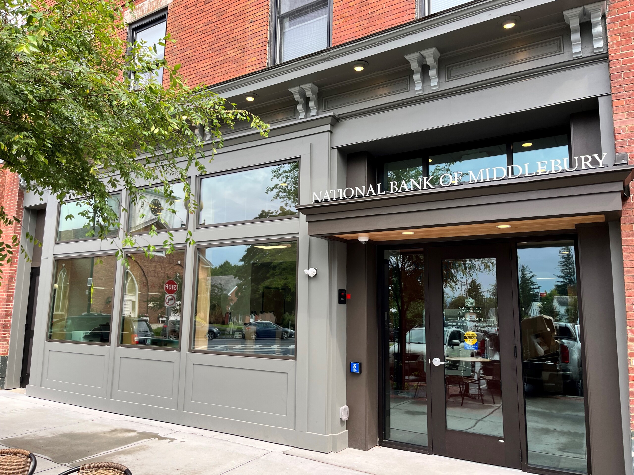 Brandon Office - National Bank of Middlebury